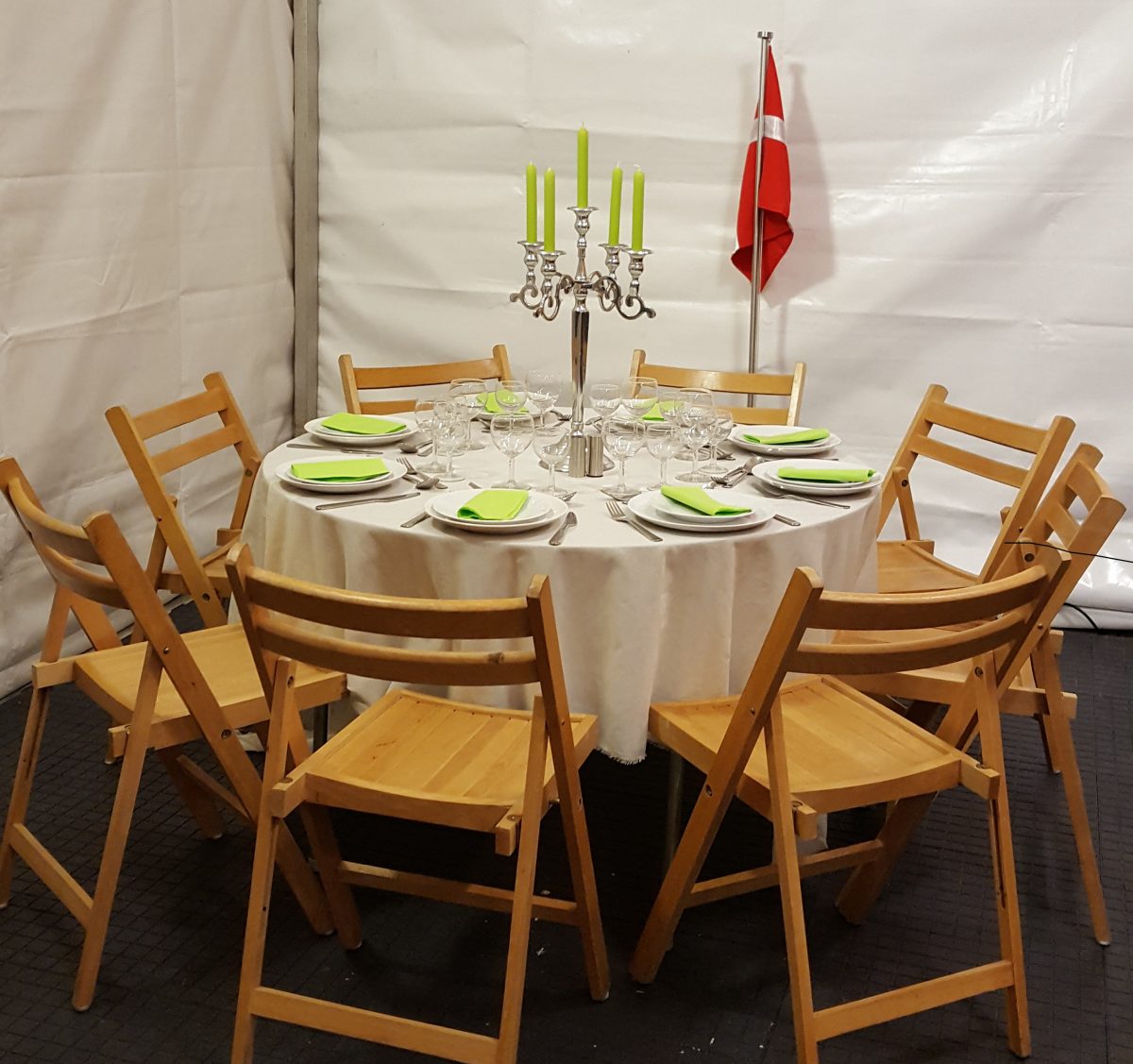 Runde borde 6-7 personer dia. 120 cm. - Roskilde Festtelt udlejning